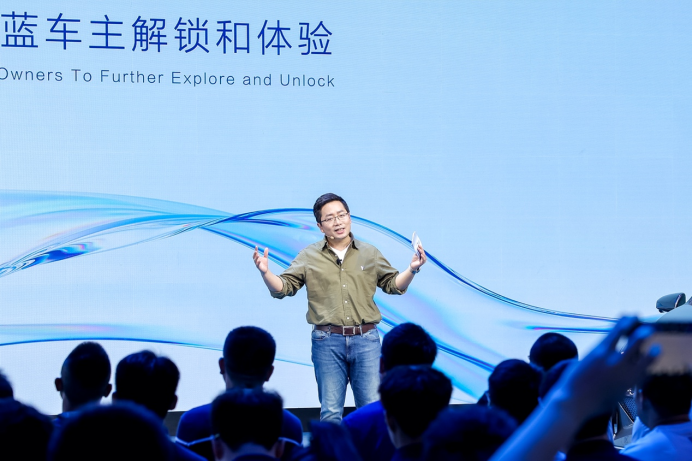 卷王之王、价值至上，深蓝SL03焕新售价14.59万-19.19万