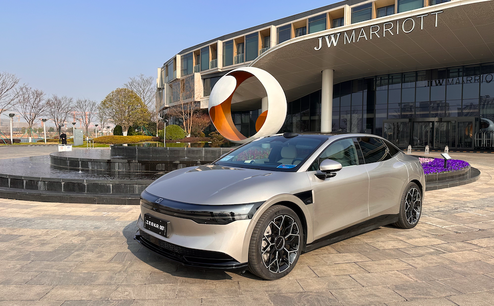 极氪007试驾：高速NZP确实惊艳，驾感可追Model 3