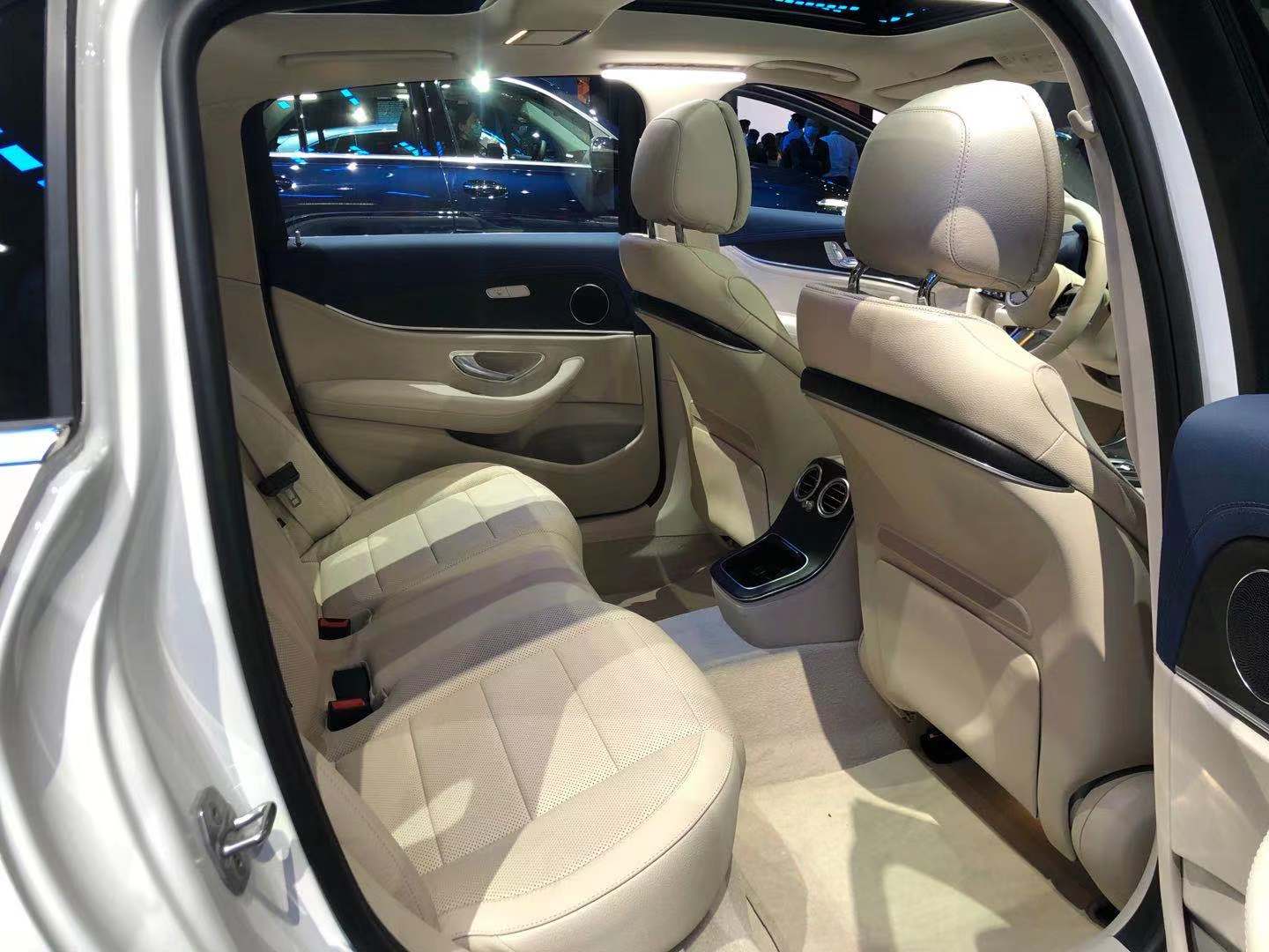 扭矩全系最强，纯电续航120km，新奔驰E350eL上市_易车